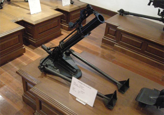 The Royal Thai Army Museum in Honor of His Majesty The King – Small ...