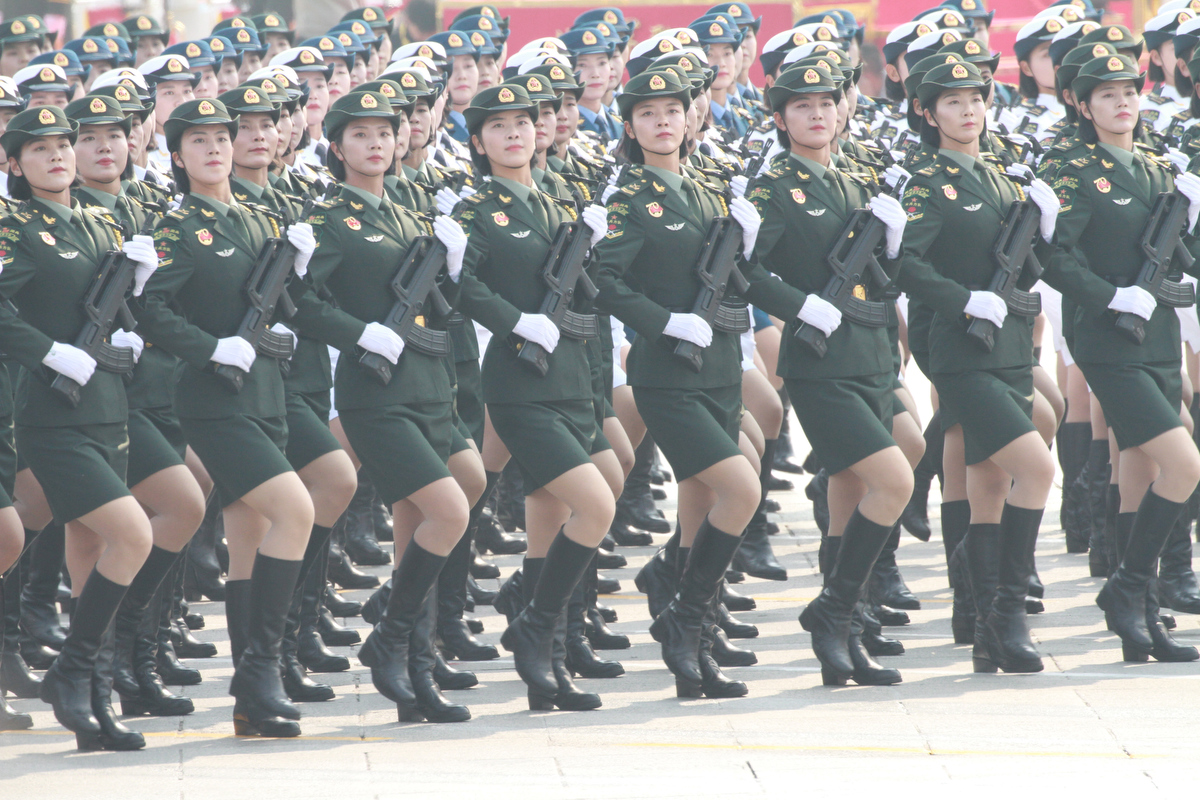 Seeing Red: A Photographic Exploration of Recent Infantry Weapons Of ...