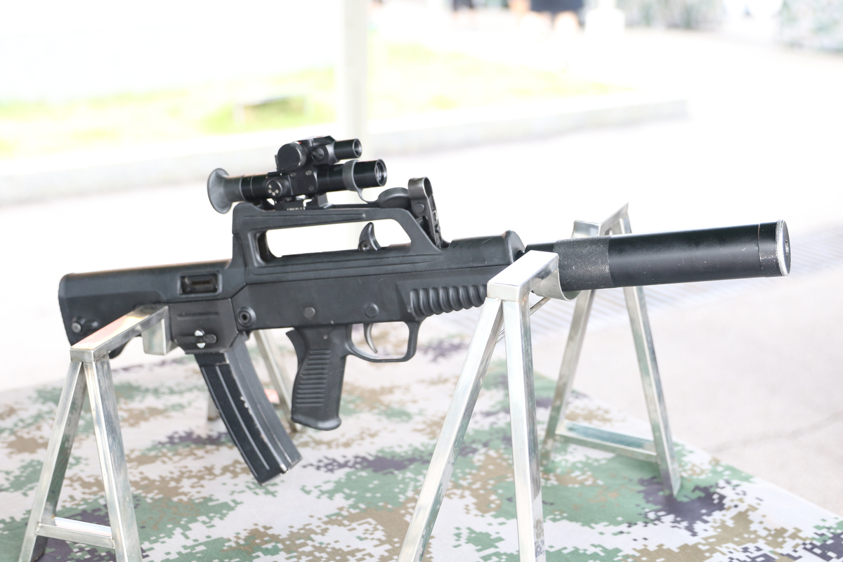 Seeing Red: A Photographic Exploration of Recent Infantry Weapons Of ...